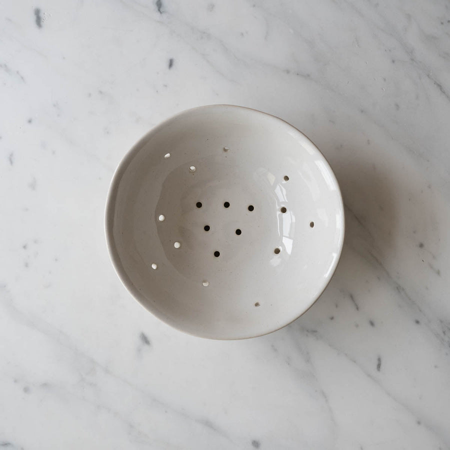 Fattoria Stoneware Colander – June Home Supply